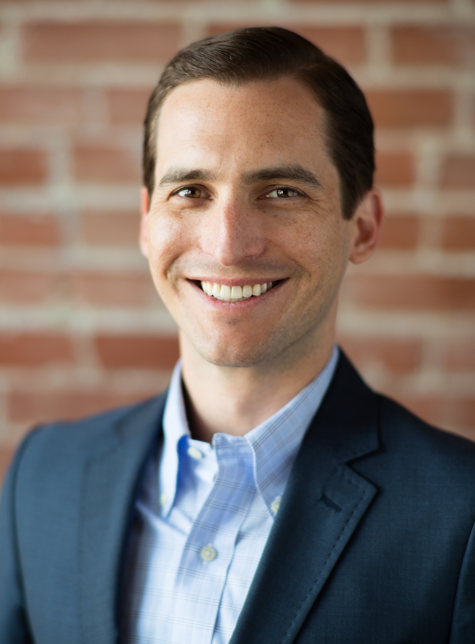 About Elliott Stapleton